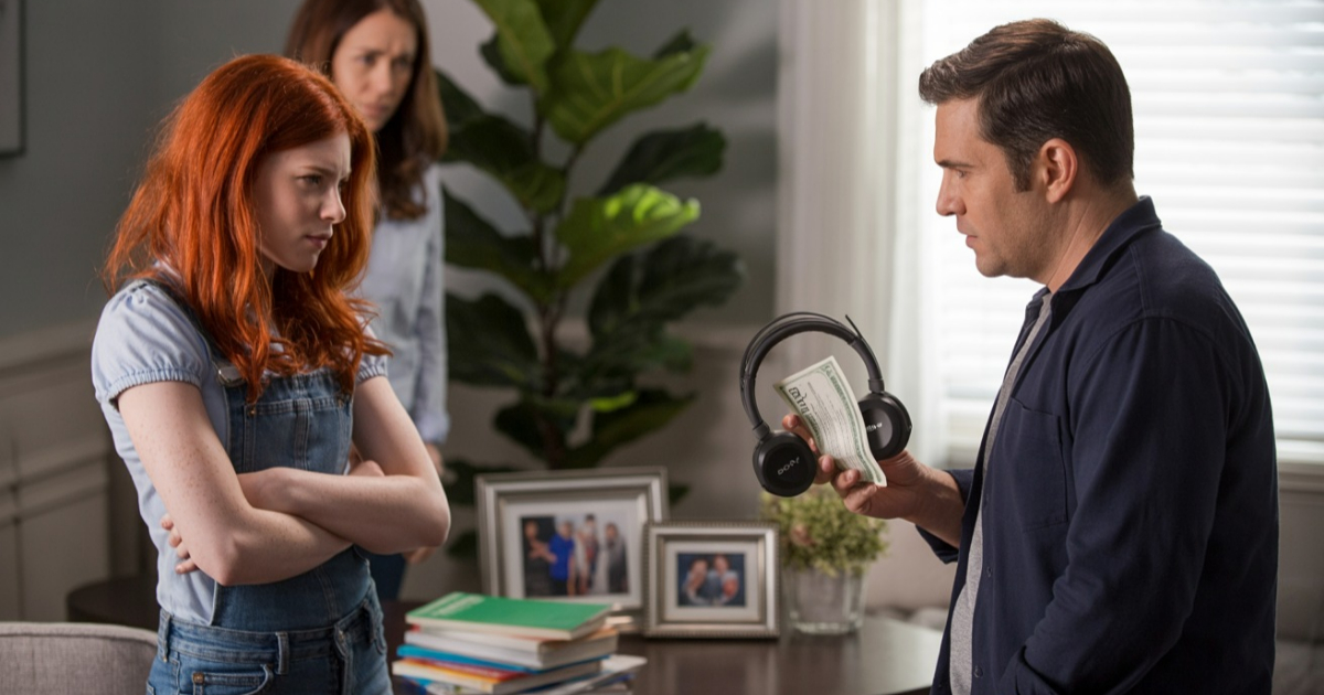 Teen Breaks Her Stepbrother’s $300 Headphones—Dad Makes Her Pay Despite His Rich Dad Offering To ...